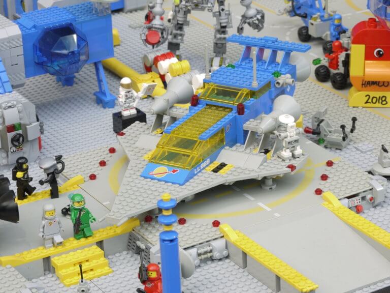 Classic Space moon base – All Blocks